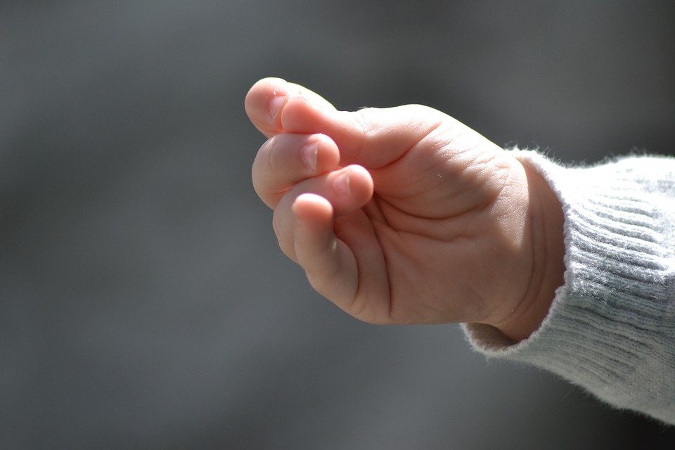 La communication gestuelle: à quel âge commencer? - Anim Tes Mains.Com